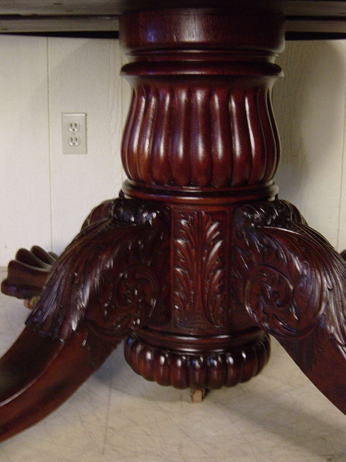 54" Round Mahogany Claw foot Table with 4 orignal 16" leaves - Doug ...