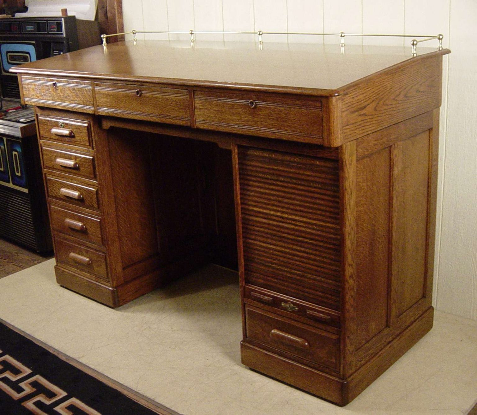 OAK RAILROAD DESK - Doug Schmitt Antiques