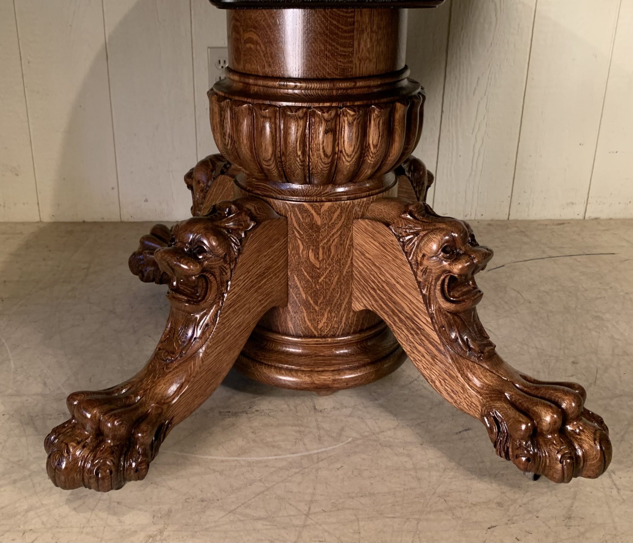 54" Round Oak Hastings Table Co. Lion Head Dining Table with 5 original ...