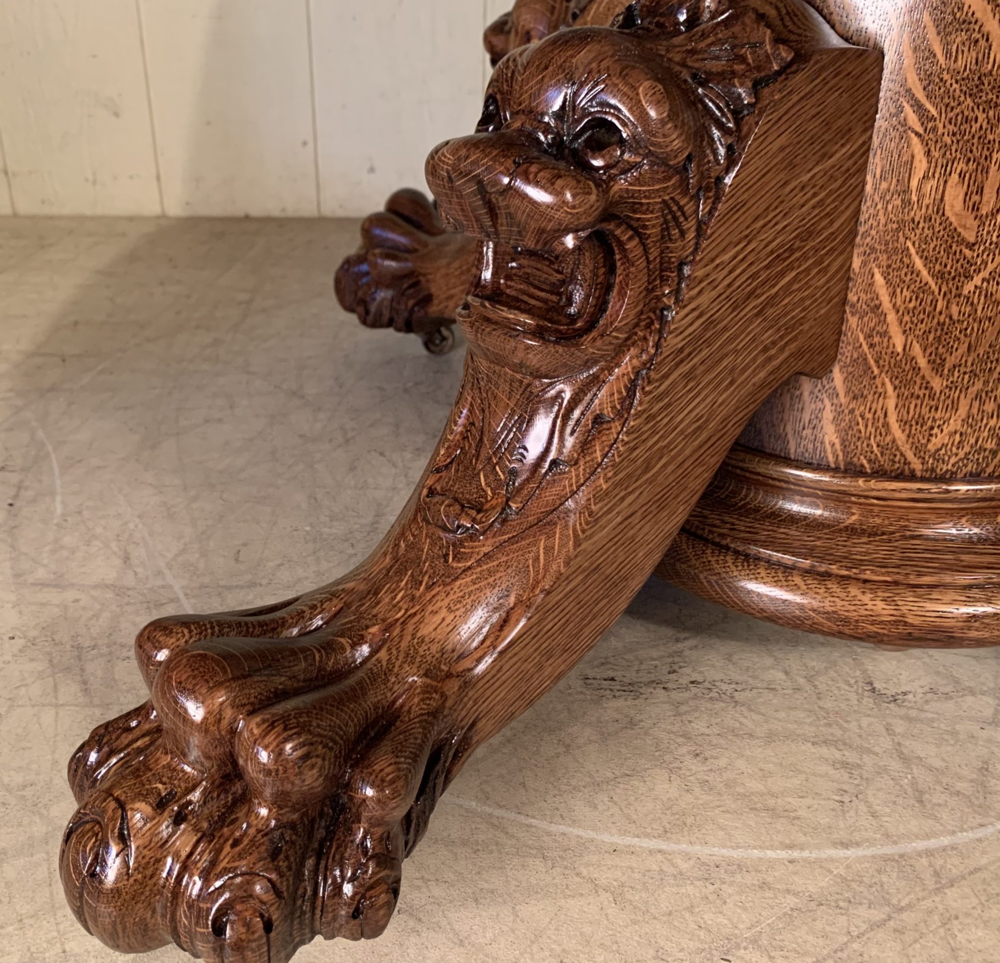 54" Round Oak Hastings Table Co. Lion Head Dining Table with 5 original ...