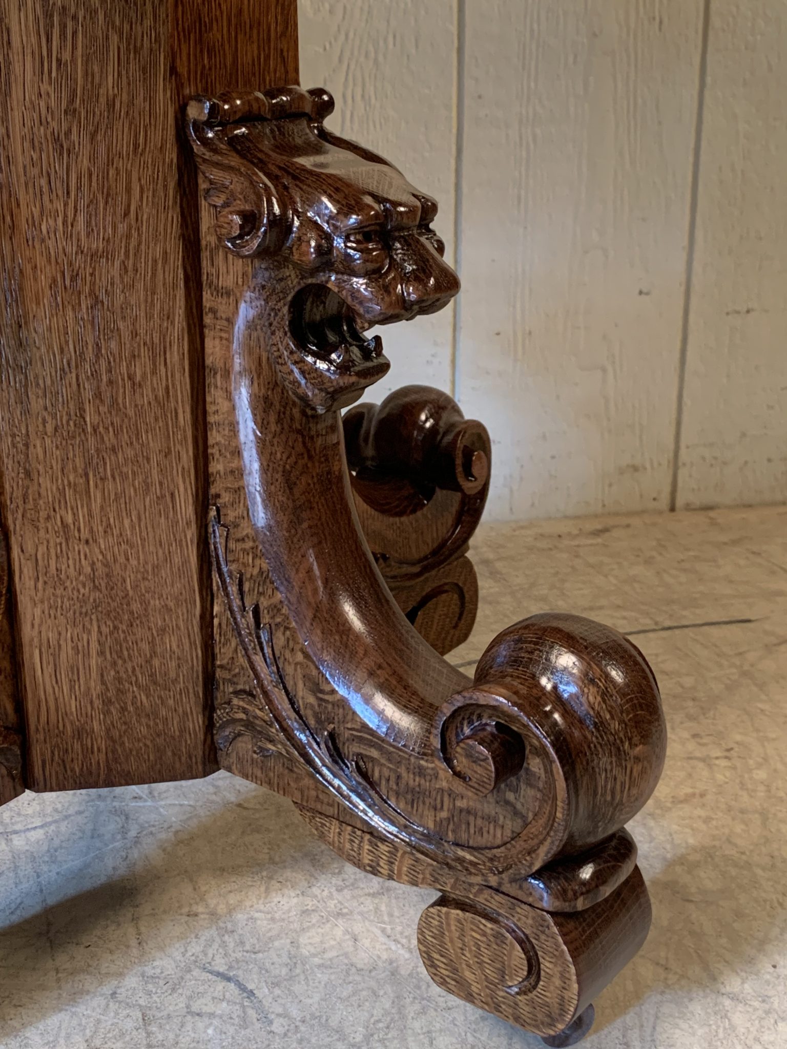 Large Round Oak Parlor Table with lion heads - Doug Schmitt Antiques