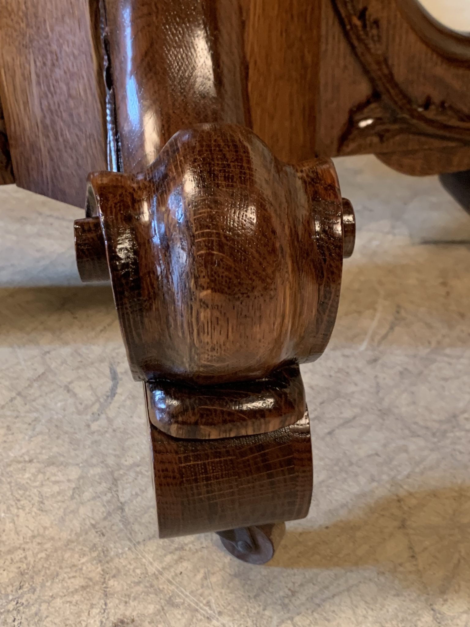 Large Round Oak Parlor Table with lion heads - Doug Schmitt Antiques